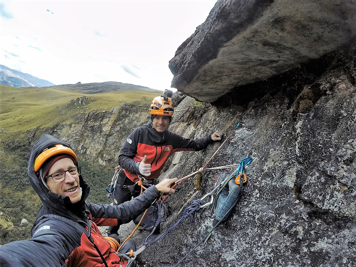 Hermanos Pou: vía nueva de roca en la quebrada Llaca al Este de Huaraz