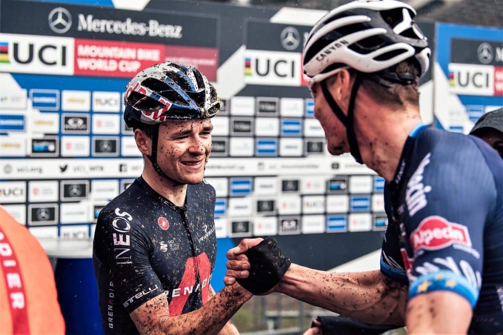 Tom Pidcock le dio de su misma medicina a Mathieu Van der Poel